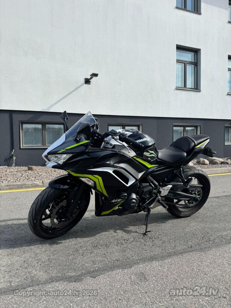 Melns Kawasaki Ninja 650 2022 Tallina, ar dzinēja tilpumu 0.65 L un nobraukumu 7 tūkst. km par 6500 €, foto 4 vietnē AUTOMOTO.COM.LV
