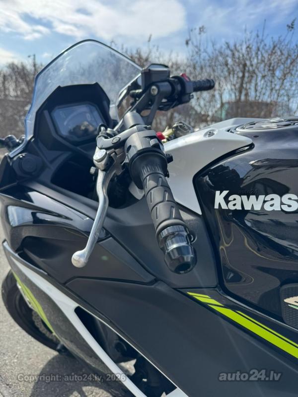 Black Kawasaki Ninja 650 2022 in Tallinn, with an engine capacity of 0.65 L and mileage of 7 thousand km for 6500 €, photo 6 on AUTOMOTO.COM.LV