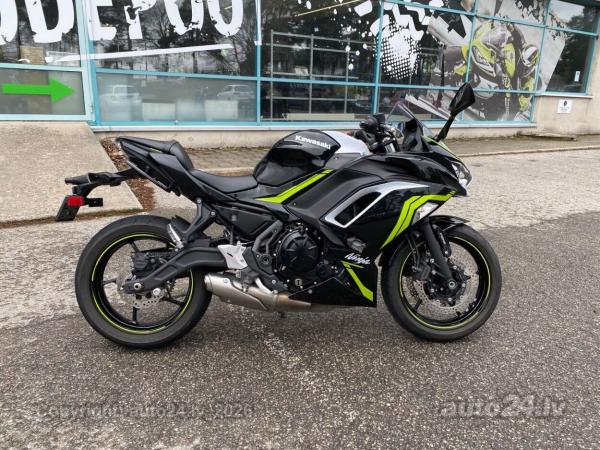 Black Kawasaki Ninja 650 2022 in Tallinn, with an engine capacity of 0.65 L and mileage of 10 thousand km for 5900 €, photo 4 on AUTOMOTO.COM.LV
