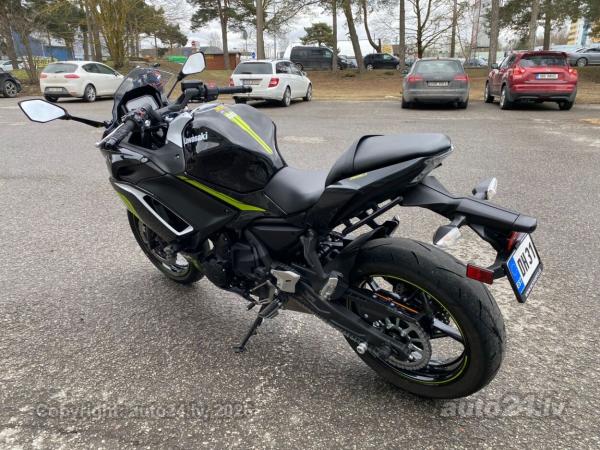 Black Kawasaki Ninja 650 2022 in Tallinn, with an engine capacity of 0.65 L and mileage of 10 thousand km for 5900 €, photo 8 on AUTOMOTO.COM.LV