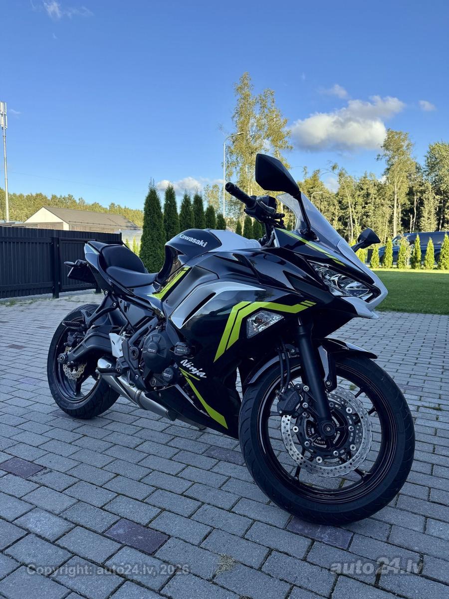 Black Kawasaki Ninja 650 2022 in Rapla, with an engine capacity of 0.65 L and mileage of 9 thousand km for 6300 €, photo 1 on AUTOMOTO.COM.LV