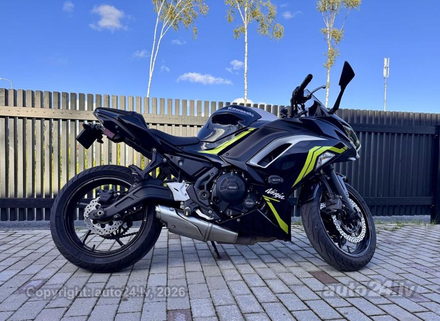 Black Kawasaki Ninja 650 2022 in Rapla, with an engine capacity of 0.65 L and mileage of 9 thousand km for 6300 €, photo 4 on AUTOMOTO.COM.LV