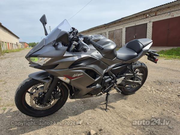Black Kawasaki Ninja 650 2022 in Narva, with an engine capacity of 0.00 L and mileage of 0 thousand km for 7000 €, photo 1 on AUTOMOTO.COM.LV