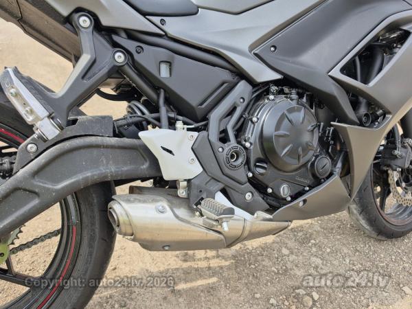 Black Kawasaki Ninja 650 2022 in Narva, with an engine capacity of 0.00 L and mileage of 0 thousand km for 7000 €, photo 8 on AUTOMOTO.COM.LV