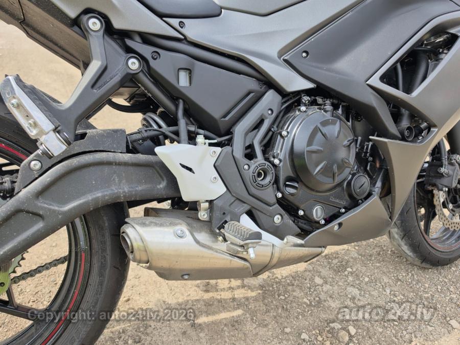 Black Kawasaki Ninja 650 2022 in Narva, with an engine capacity of 0.00 L and mileage of 0 thousand km for 7000 €, photo 9 on AUTOMOTO.COM.LV