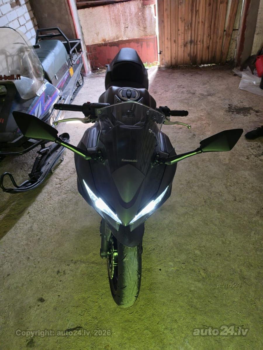 Black Kawasaki Ninja 650 2022 in Narva, with an engine capacity of 0.00 L and mileage of 0 thousand km for 7000 €, photo 21 on AUTOMOTO.COM.LV
