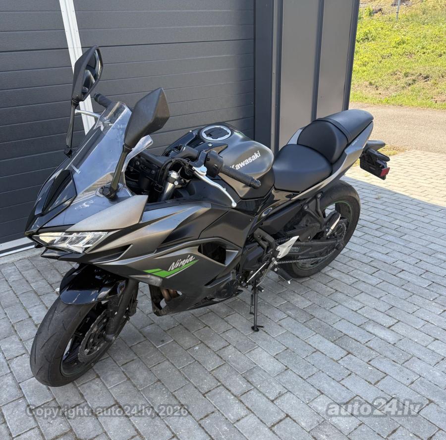 Melns Kawasaki Ninja 650 2023 Veru, ar dzinēja tilpumu 0.65 L un nobraukumu 3 tūkst. km par 6400 €, foto 1 vietnē AUTOMOTO.COM.LV
