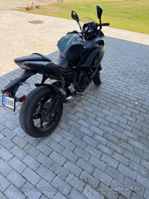 Black Kawasaki Ninja 650 2023 in Voru, with an engine capacity of 0.65 L and mileage of 3 thousand km for 6400 €, photo 4 on AUTOMOTO.COM.LV