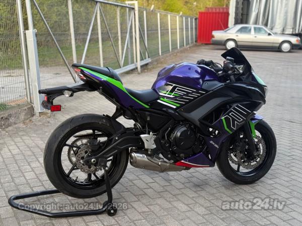 Черный Кавасаки Ninja 650 2024 в Пярну, объемом двигателя 0.65 л и пробегом 4 тыс. км за 6690 €, фото 5 на AUTOMOTO.COM.LV