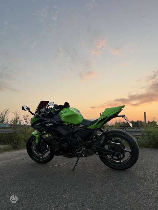 Green Kawasaki Ninja 650 2018 in Vilnius, with an engine capacity of 0.65 L and mileage of 29 thousand km for 4400 €, photo 1 on AUTOMOTO.COM.LV