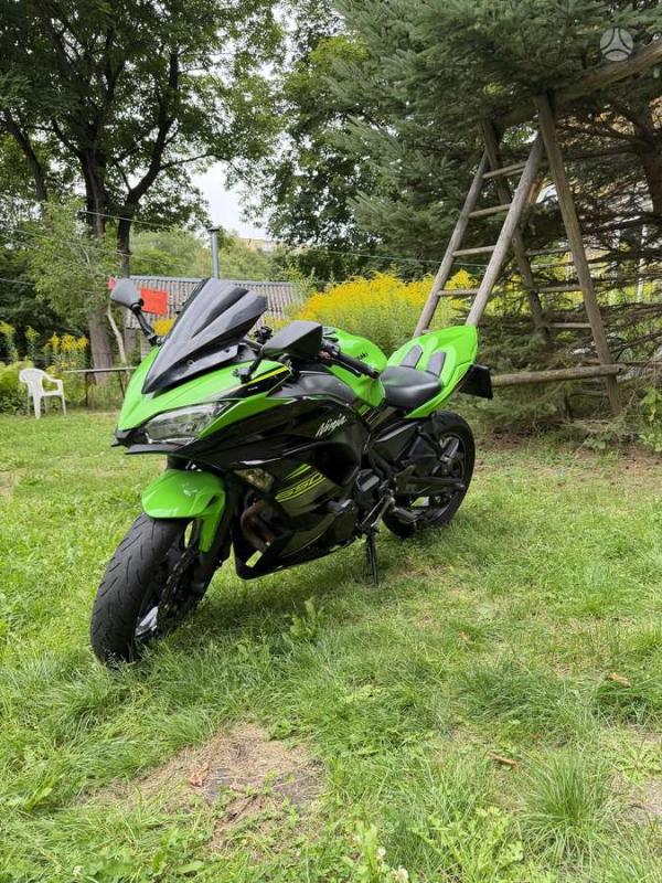 Green Kawasaki Ninja 650 2018 in Vilnius, with an engine capacity of 0.65 L and mileage of 29 thousand km for 4400 €, photo 2 on AUTOMOTO.COM.LV