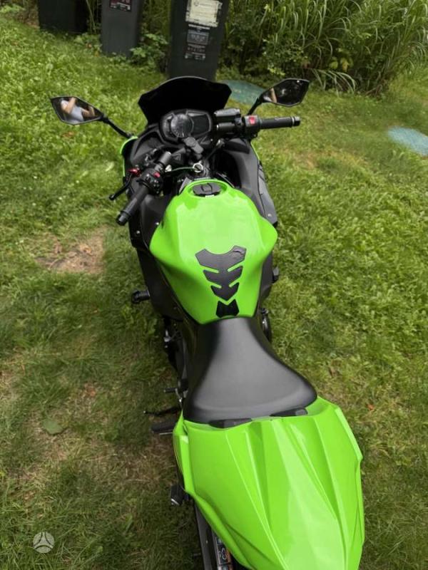 Green Kawasaki Ninja 650 2018 in Vilnius, with an engine capacity of 0.65 L and mileage of 29 thousand km for 4400 €, photo 3 on AUTOMOTO.COM.LV