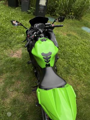Green Kawasaki Ninja 650 2018 in Vilnius, with an engine capacity of 0.65 L and mileage of 29 thousand km for 4400 €, photo 4 on AUTOMOTO.COM.LV