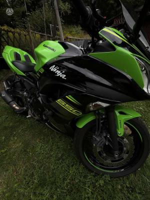 Green Kawasaki Ninja 650 2018 in Vilnius, with an engine capacity of 0.65 L and mileage of 29 thousand km for 4400 €, photo 7 on AUTOMOTO.COM.LV
