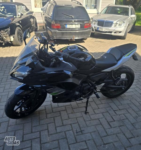 Kawasaki Ninja 650 2020 Telšiai, ar dzinēja tilpumu 0.00 L un nobraukumu 0 tūkst. km par 2999 €, foto 3 vietnē AUTOMOTO.COM.LV