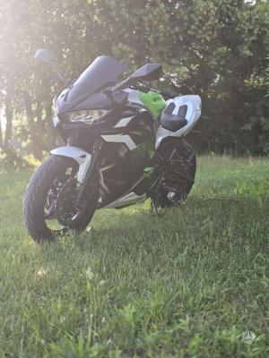 Кавасаки Ninja 650 2023 в Мариямполе, объемом двигателя 0.65 л и пробегом 11 тыс. км за 4650 €, фото 5 на AUTOMOTO.COM.LV