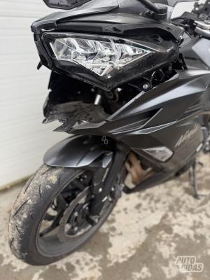 Kawasaki Ninja 650 2025 Tauragė, ar dzinēja tilpumu 0.00 L un nobraukumu 0 tūkst. km par 3550 €, foto 3 vietnē AUTOMOTO.COM.LV