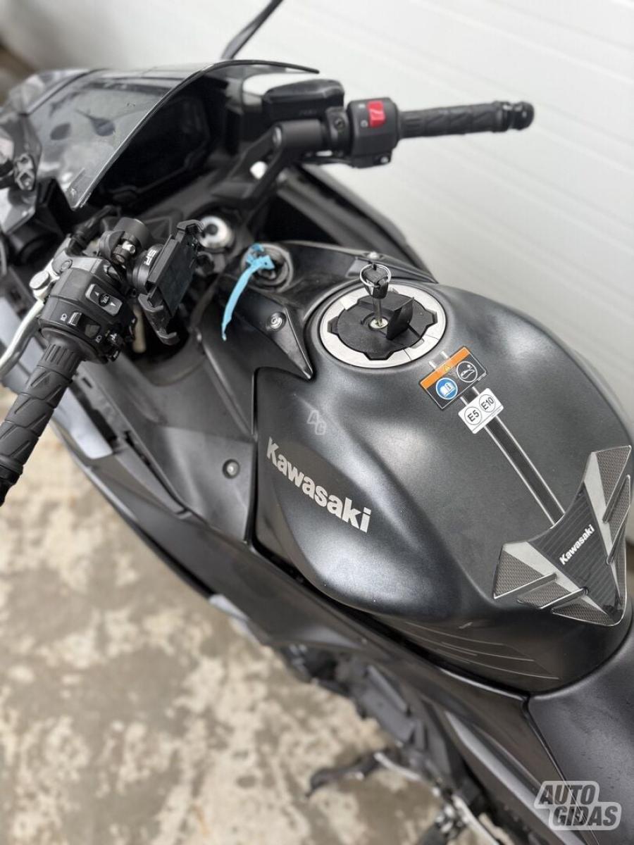 Kawasaki Ninja 650 2025 Tauragė, ar dzinēja tilpumu 0.00 L un nobraukumu 0 tūkst. km par 3550 €, foto 7 vietnē AUTOMOTO.COM.LV