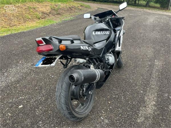 Черный Кавасаки Ninja 1997 в Вильнюс, объемом двигателя 0.60 л и пробегом 0 тыс. км за 1500 €, фото 1 на AUTOMOTO.COM.LV