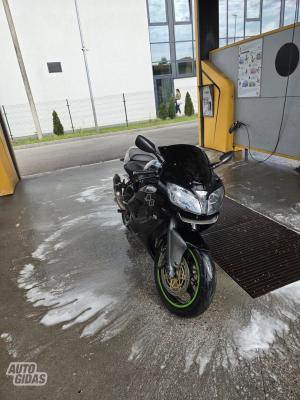 Black Kawasaki Ninja 2000 in Kaunas, with an engine capacity of 0.60 L and mileage of 78 thousand km for 2300 €, photo 4 on AUTOMOTO.COM.LV