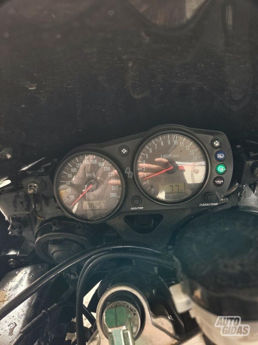 Black Kawasaki Ninja 2000 in Kaunas, with an engine capacity of 0.60 L and mileage of 78 thousand km for 2300 €, photo 7 on AUTOMOTO.COM.LV
