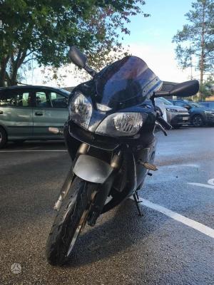 Черный Кавасаки Ninja 2000 в Каунас, объемом двигателя 0.60 л и пробегом 19 тыс. км за 1200 €, фото  на AUTOMOTO.COM.LV