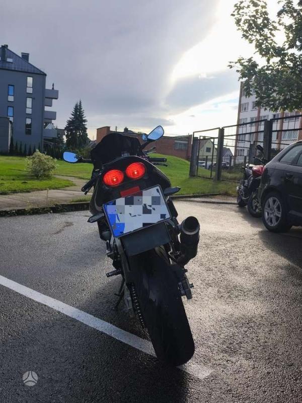 Черный Кавасаки Ninja 2000 в Каунас, объемом двигателя 0.60 л и пробегом 19 тыс. км за 1200 €, фото 4 на AUTOMOTO.COM.LV