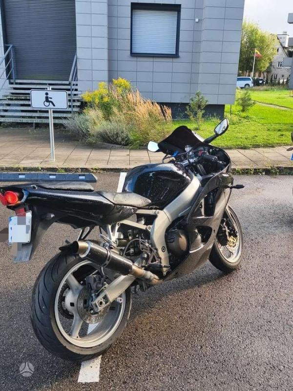 Черный Кавасаки Ninja 2000 в Каунас, объемом двигателя 0.60 л и пробегом 19 тыс. км за 1200 €, фото 6 на AUTOMOTO.COM.LV