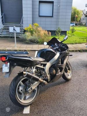 Черный Кавасаки Ninja 2000 в Каунас, объемом двигателя 0.60 л и пробегом 19 тыс. км за 1200 €, фото 6 на AUTOMOTO.COM.LV