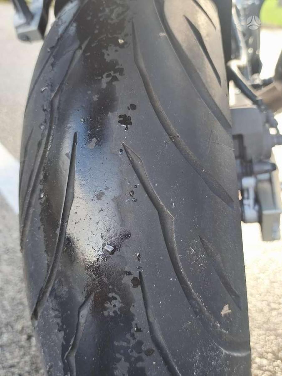 Черный Кавасаки Ninja 2000 в Каунас, объемом двигателя 0.60 л и пробегом 19 тыс. км за 1200 €, фото 8 на AUTOMOTO.COM.LV