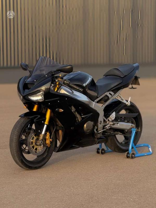 Black Kawasaki Ninja 2004 in Mazeikiai, with an engine capacity of 0.00 L and mileage of 46 thousand km for 3650 €, photo 1 on AUTOMOTO.COM.LV