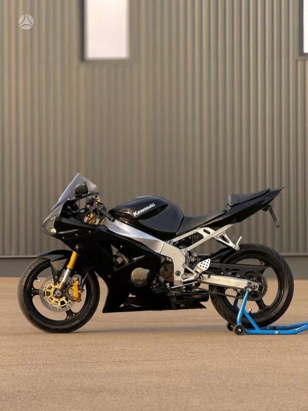 Black Kawasaki Ninja 2004 in Mazeikiai, with an engine capacity of 0.00 L and mileage of 46 thousand km for 3650 €, photo 2 on AUTOMOTO.COM.LV