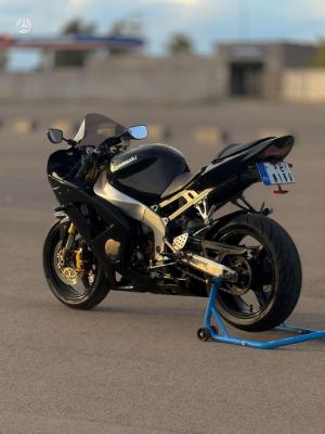 Black Kawasaki Ninja 2004 in Mazeikiai, with an engine capacity of 0.00 L and mileage of 46 thousand km for 3650 €, photo 4 on AUTOMOTO.COM.LV
