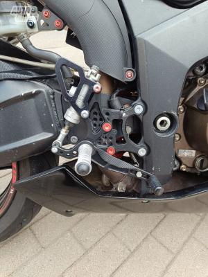 Melns Kawasaki Ninja 2005 Jonava, ar dzinēja tilpumu 0.64 L un nobraukumu 58 tūkst. km par 2700 €, foto 5 vietnē AUTOMOTO.COM.LV