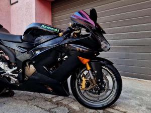 Black Kawasaki Ninja 2006 in Vilnius, with an engine capacity of 0.60 L and mileage of 42 thousand km for 3750 €, photo 10 on AUTOMOTO.COM.LV