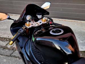 Black Kawasaki Ninja 2006 in Vilnius, with an engine capacity of 0.60 L and mileage of 42 thousand km for 3750 €, photo 12 on AUTOMOTO.COM.LV