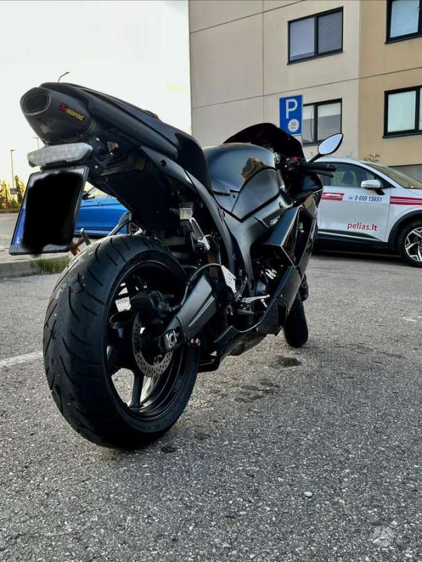Черный Кавасаки Ninja 2007 в Вильнюс, объемом двигателя 0.60 л и пробегом 53 тыс. км за 4300 €, фото 6 на AUTOMOTO.COM.LV