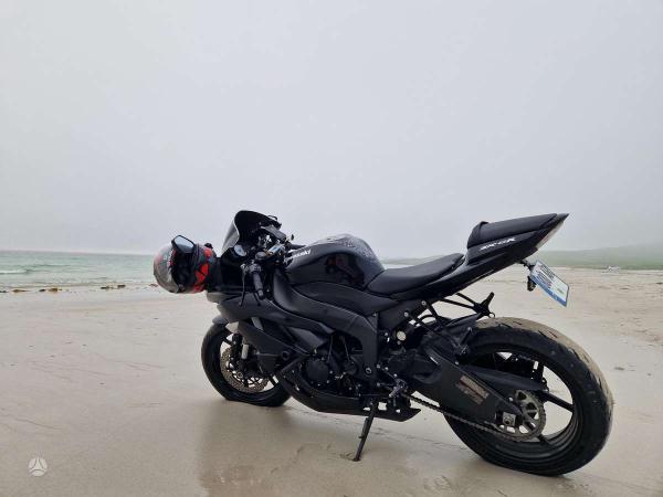 Black Kawasaki Ninja 2008 in Kupiskis, with an engine capacity of 0.60 L and mileage of 36 thousand km for 5000 €, photo 2 on AUTOMOTO.COM.LV