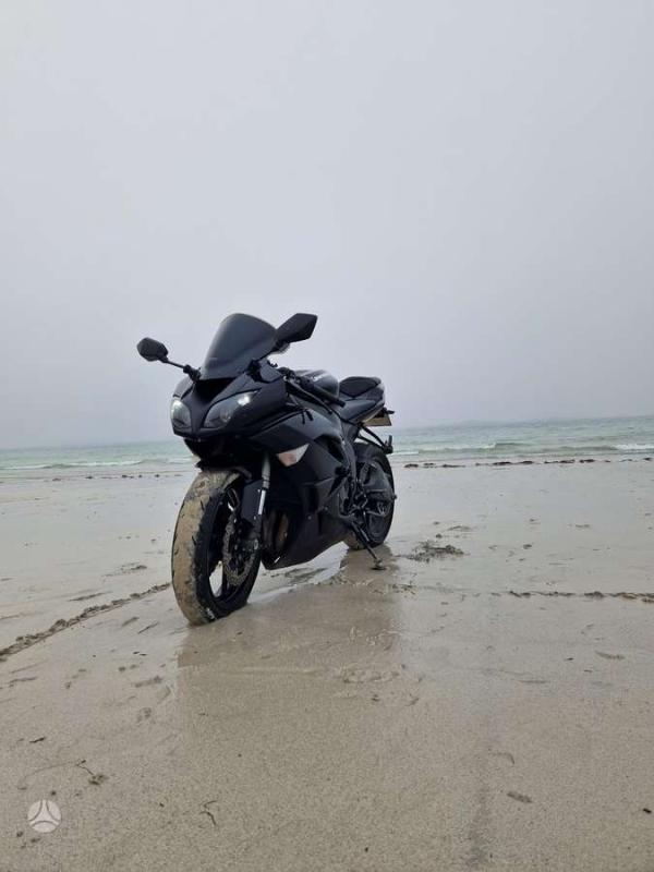 Black Kawasaki Ninja 2008 in Kupiskis, with an engine capacity of 0.60 L and mileage of 36 thousand km for 5000 €, photo 3 on AUTOMOTO.COM.LV