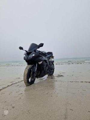 Black Kawasaki Ninja 2008 in Kupiskis, with an engine capacity of 0.60 L and mileage of 36 thousand km for 5000 €, photo 4 on AUTOMOTO.COM.LV