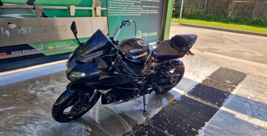 Black Kawasaki Ninja 2008 in Kupiskis, with an engine capacity of 0.60 L and mileage of 36 thousand km for 5000 €, photo 5 on AUTOMOTO.COM.LV