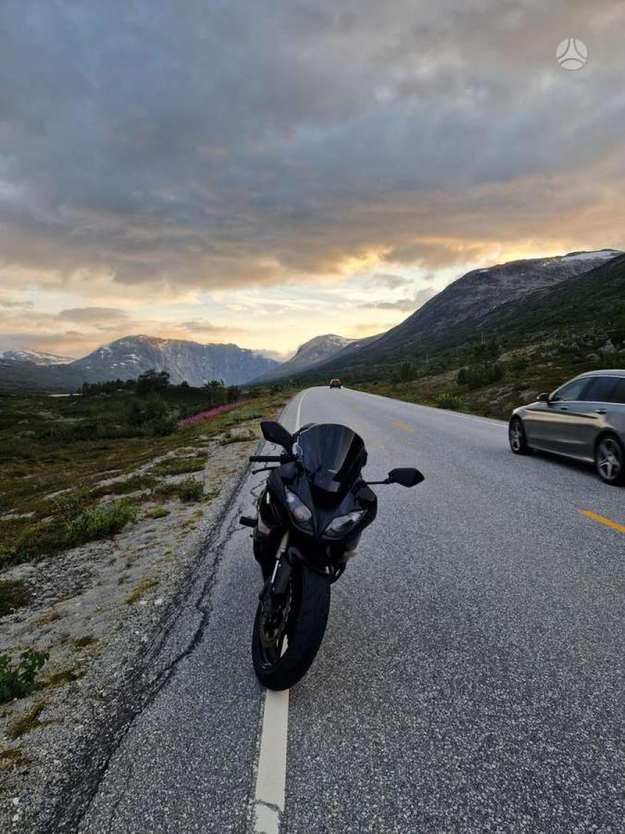Black Kawasaki Ninja 2008 in Kupiskis, with an engine capacity of 0.60 L and mileage of 36 thousand km for 5000 €, photo 8 on AUTOMOTO.COM.LV