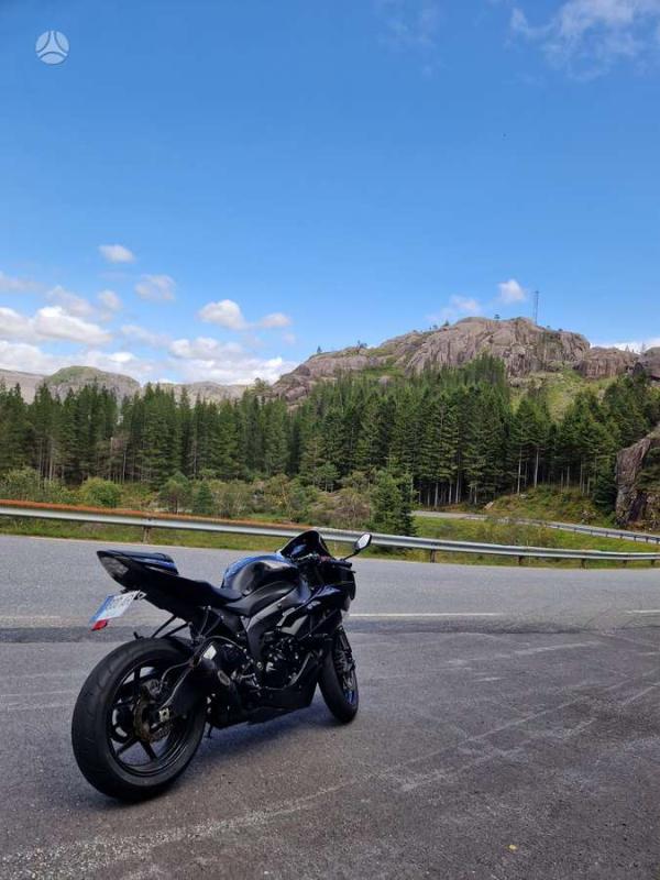 Black Kawasaki Ninja 2008 in Kupiskis, with an engine capacity of 0.60 L and mileage of 36 thousand km for 5000 €, photo 9 on AUTOMOTO.COM.LV