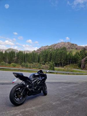 Black Kawasaki Ninja 2008 in Kupiskis, with an engine capacity of 0.60 L and mileage of 36 thousand km for 5000 €, photo 10 on AUTOMOTO.COM.LV