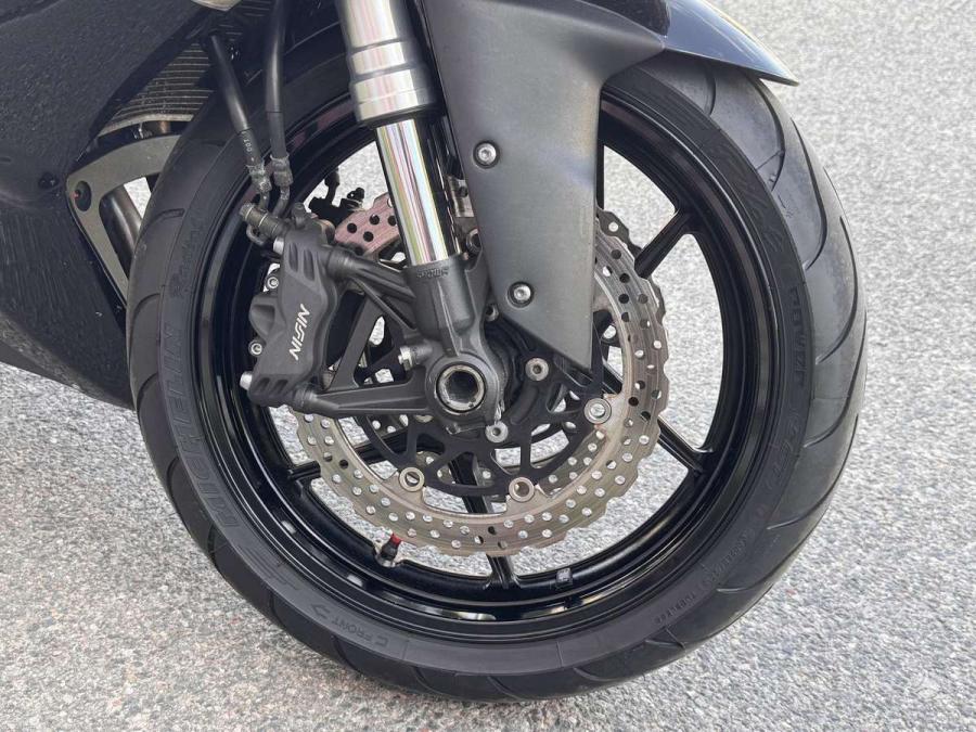 Черный Кавасаки Ninja 2008 в Тельшяй, объемом двигателя 0.60 л и пробегом 42 тыс. км за 3900 €, фото 7 на AUTOMOTO.COM.LV