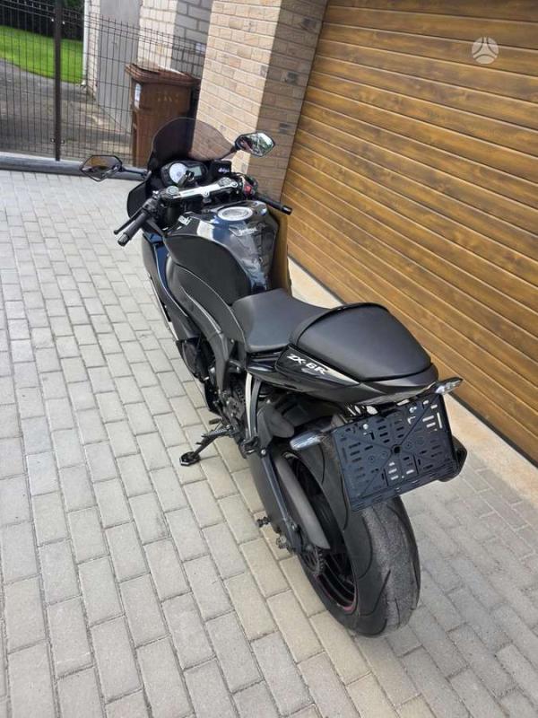 Melns Kawasaki Ninja 2009 Viļņa, ar dzinēja tilpumu 0.60 L un nobraukumu 38 tūkst. km par 5100 €, foto 6 vietnē AUTOMOTO.COM.LV