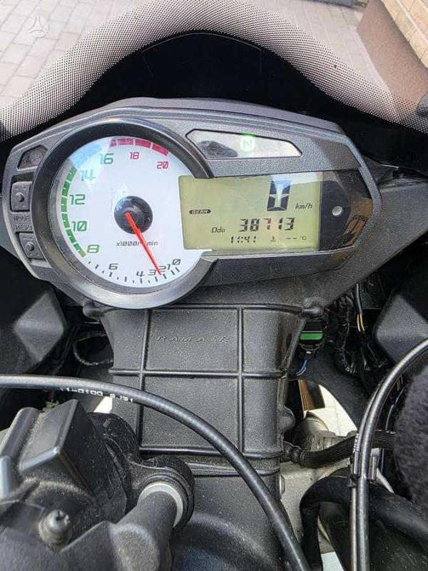 Melns Kawasaki Ninja 2009 Viļņa, ar dzinēja tilpumu 0.60 L un nobraukumu 38 tūkst. km par 5100 €, foto 8 vietnē AUTOMOTO.COM.LV