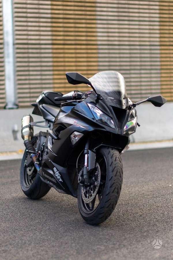 Kawasaki Ninja 2016 Rīga vietnē Melns Kawasaki Ninja 2016 Rīga, ar dzinēja tilpumu 0.64 L un nobraukumu 47 tūkst. km par 9000 €, foto 1 vietnē AUTOMOTO.COM.LV