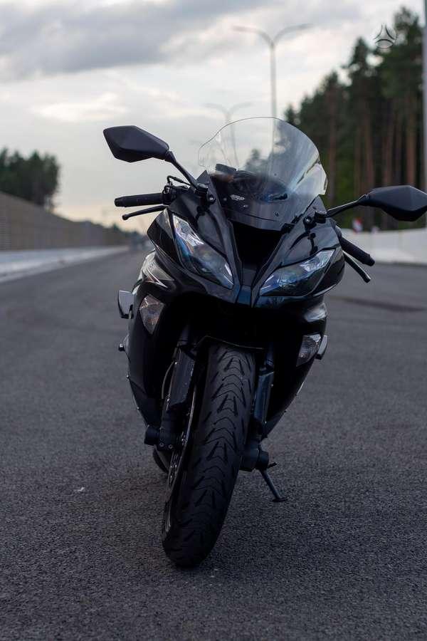 Kawasaki Ninja 2016 Rīga vietnē Melns Kawasaki Ninja 2016 Rīga, ar dzinēja tilpumu 0.64 L un nobraukumu 47 tūkst. km par 9000 €, foto 6 vietnē AUTOMOTO.COM.LV
