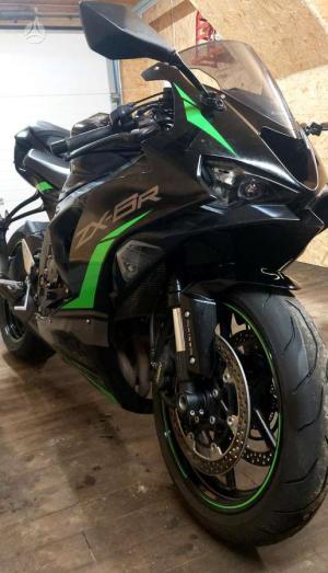 Melns Kawasaki Ninja 2025 Viļņa, ar dzinēja tilpumu 0.64 L un nobraukumu 9 tūkst. km par 9400 €, foto  vietnē AUTOMOTO.COM.LV